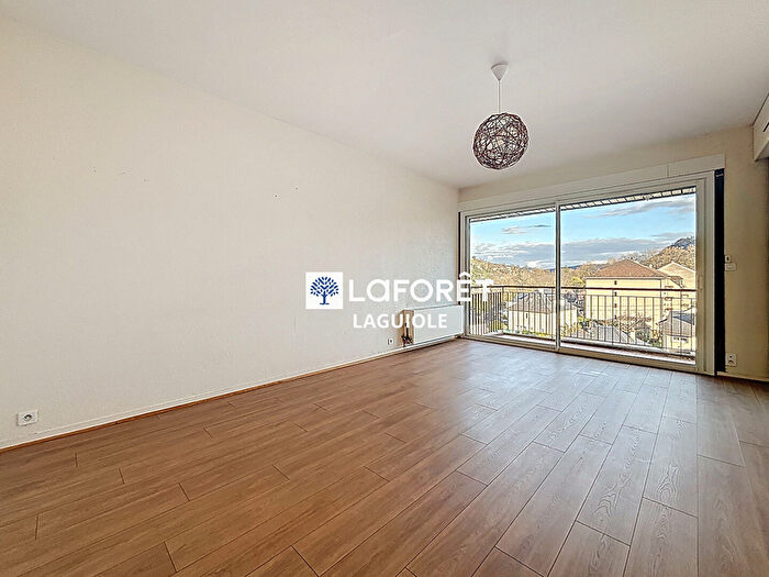 Appartement à louer - Espalion - 3 pièces - 2 chambres