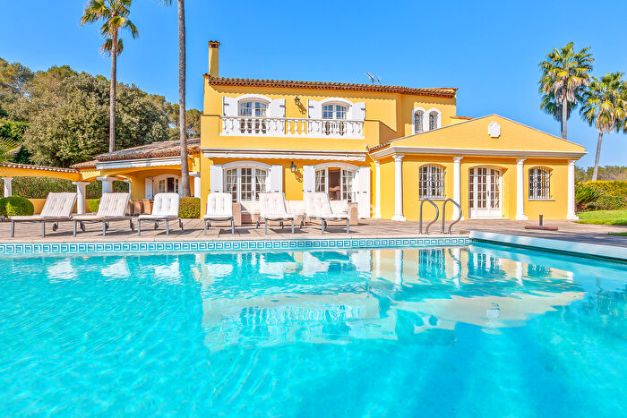 Maison à vendre - Mougins - 6 pièces - 4 chambres