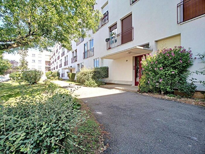 Appartement à louer - Ateliers SNCF, Chenôve - 2 pièces - 1 chambre