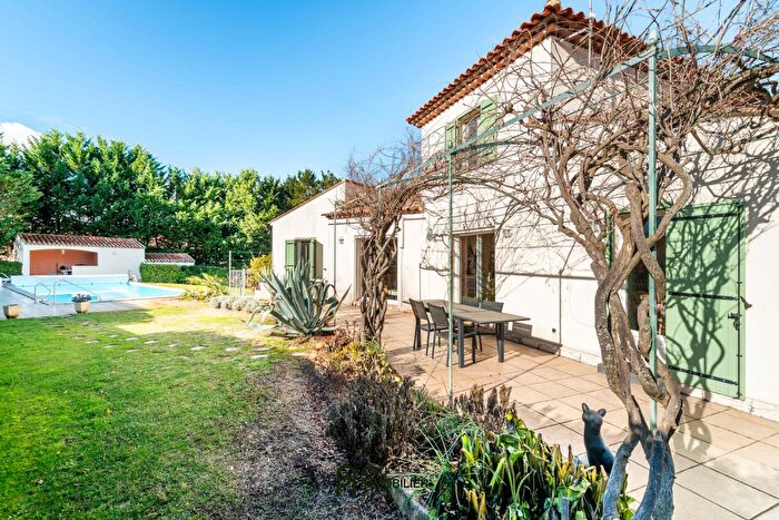 Maison à vendre - Uzès - 5 pièces - 4 chambres