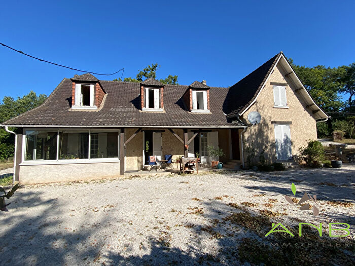 Maison à vendre - Nontron - 9 pièces - 5 chambres