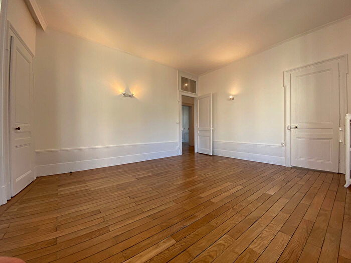 Appartement à louer - Besançon, Montrapon, Fontaine Ecu, Montboucons, Montjoux - 6 pièces - 4 chambres