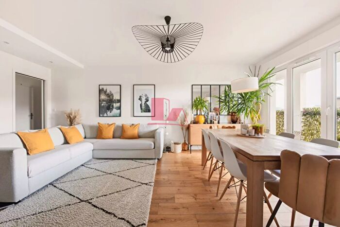 Appartement 4 pièces à Issy-les-Moulineaux, Les Iles, La Ferme, à vendre
