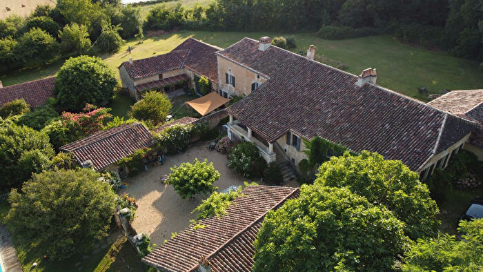 Maison à vendre - Vergt - 11 pièces - 7 chambres