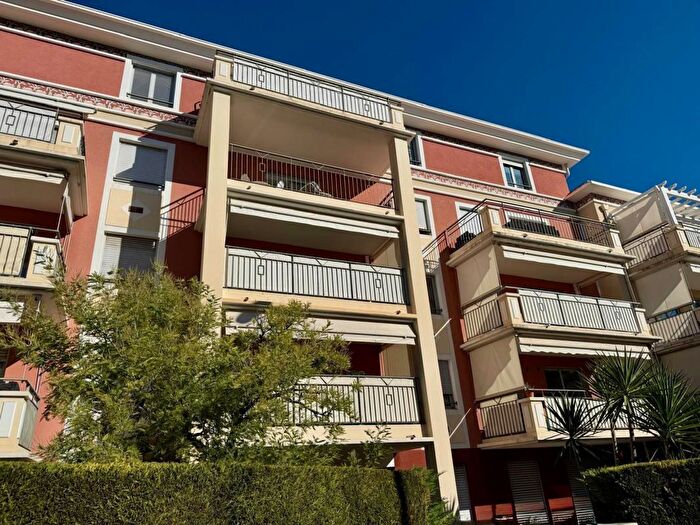 Appartement à vendre - Saint-Laurent-du-Var, Jacquons, Plateaux Fleuris - 2 pièces - 1 chambre