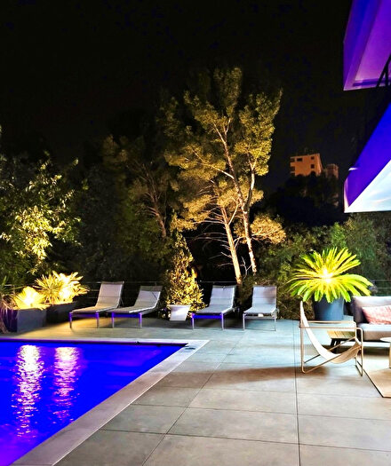 Maison à vendre - Villeneuve-lès-Avignon, Pasteur, Bellevue - 9 pièces - 5 chambres