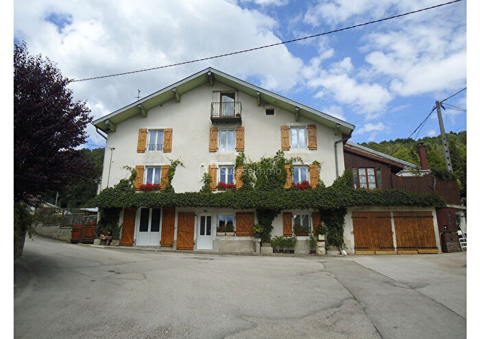 Syam - Maison 9 pièces à vendre