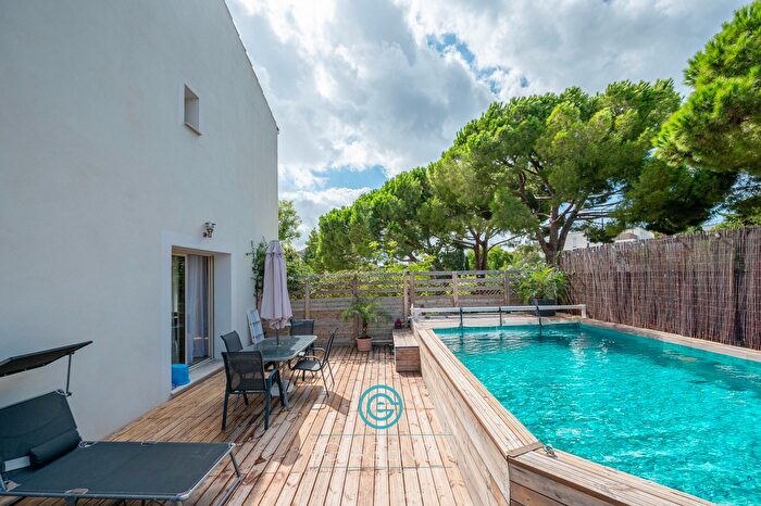 Marseille 8ème, Vielle Chapelle : Maison 5 pièces à vendre
