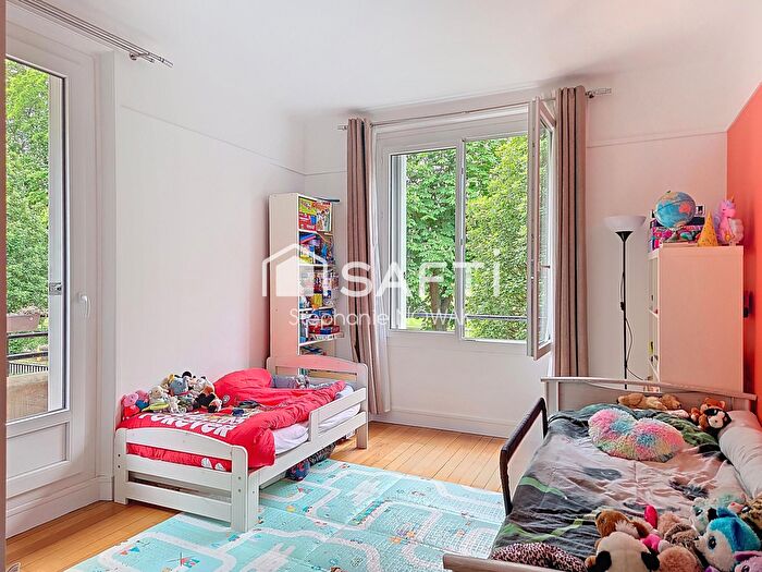 Suresnes, Cité Jardins : Appartement 3 pièces à vendre