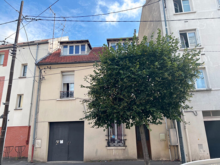 Appartement 2 pièces à Chelles, Centre-ville, Gare, Abbesses, à vendre