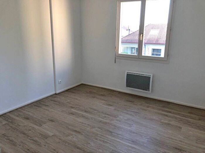 Appartement à louer - Butte, Grette, Besançon - 4 pièces - 3 chambres