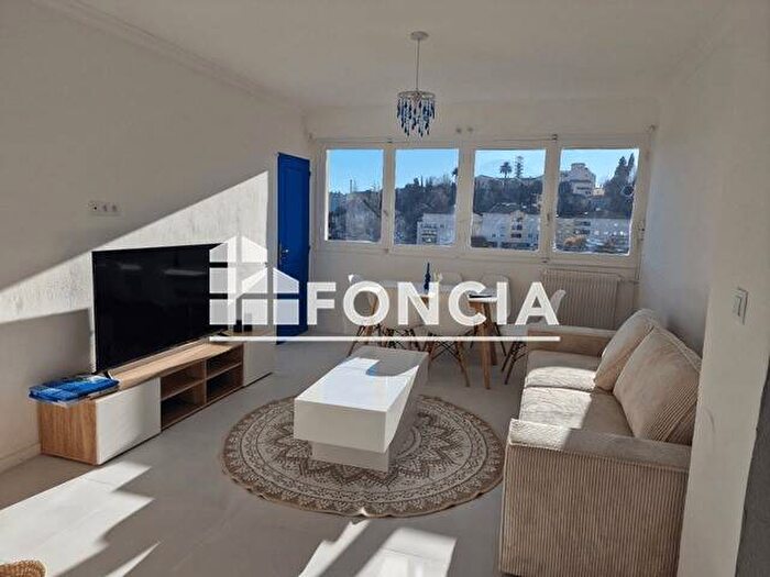 Appartement à louer - Centre Ville Sud Est, Grasse - 3 pièces - 2 chambres