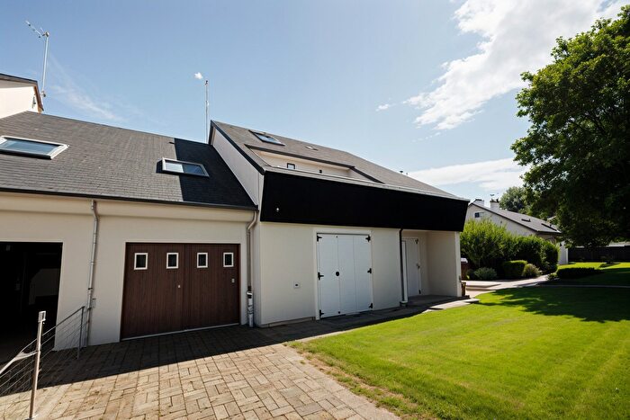 Maison à vendre - Cosne-Cours-sur-Loire - 8 pièces - 5 chambres