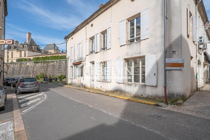 Maison à vendre - Cadillac - 8 pièces - 6 chambres