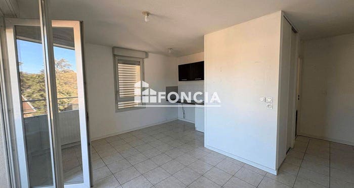 Appartement 2 pièces à Nord Est, Saint-Martin-le-Vinoux, à louer