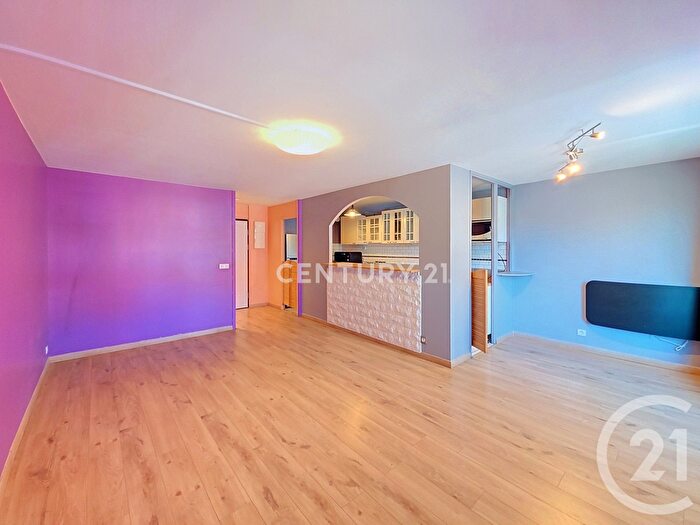 Noisy-le-Grand, Est : Appartement 3 pièces à vendre