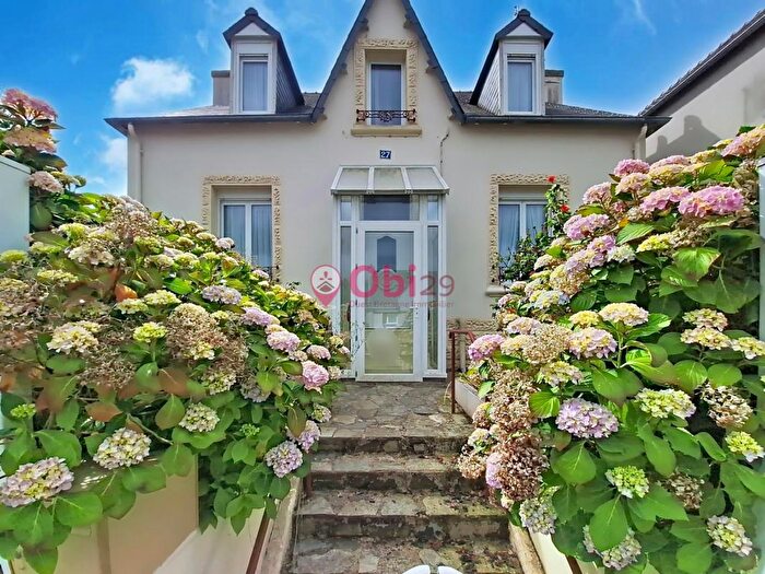 Maison 5 pièces à vendre à Pont-de-Buis-lès-Quimerch