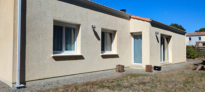 Maison 5 pièces à vendre à Saint-Michel-Chef-Chef