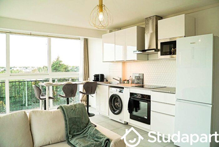 Appartement à louer - Parc Aux Lievres, Évry-Courcouronnes - 1 pièce - 3 chambres