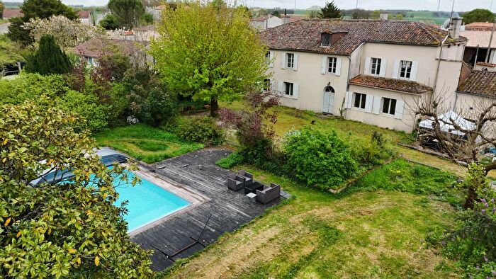 Maison à vendre - Marsais - 6 pièces - 5 chambres