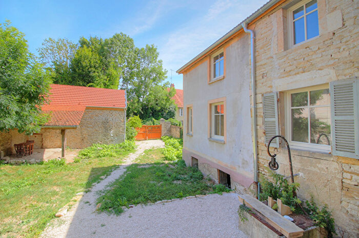 Maison à vendre - Til-Châtel - 6 pièces - 4 chambres