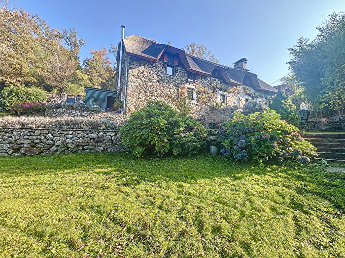 Maison à vendre - Antignac - 6 pièces - 3 chambres