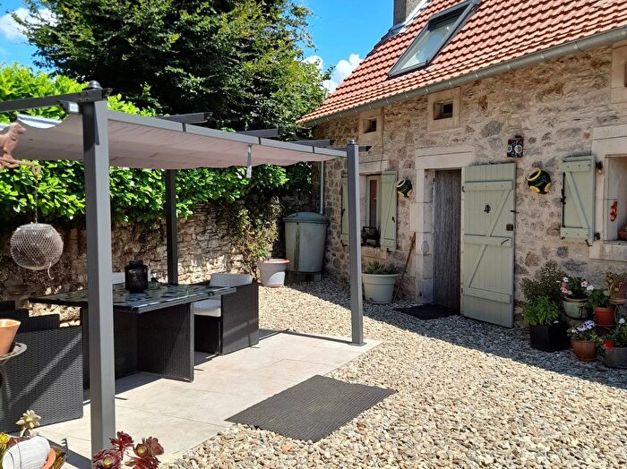Maison 5 pièces à Villeneuve, à vendre
