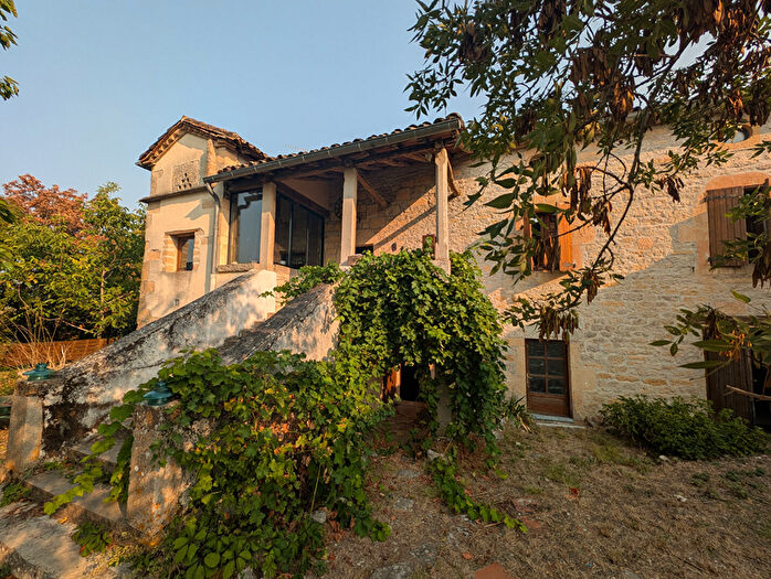 Maison à vendre - Saint-Antonin-Noble-Val - 7 pièces - 3 chambres