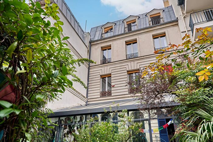 Paris 18ème, Barbès, Château Rouge : Maison 5 pièces à vendre