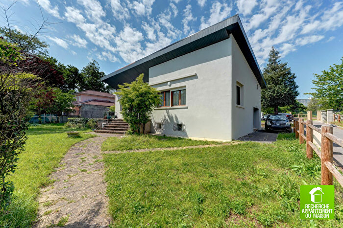Maison à vendre - Vénissieux, Léo Lagrange, Louis Pergaud - 4 pièces - 3 chambres