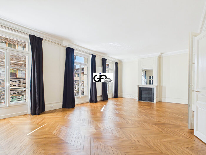 Appartement 5 pièces à louer à Paris 6ème