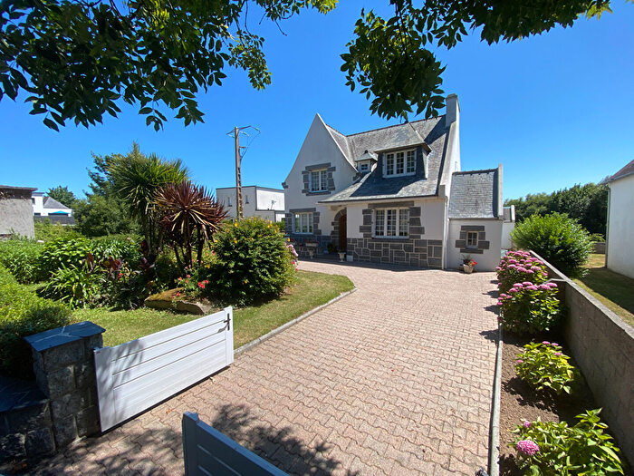 Maison à vendre - Plouescat - 7 pièces - 5 chambres