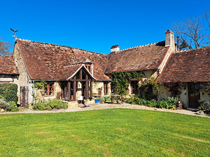 Maison à vendre - Bélâbre - 8 pièces - 4 chambres