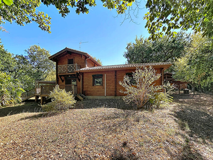 Maison 6 pièces à Jugazan, à vendre