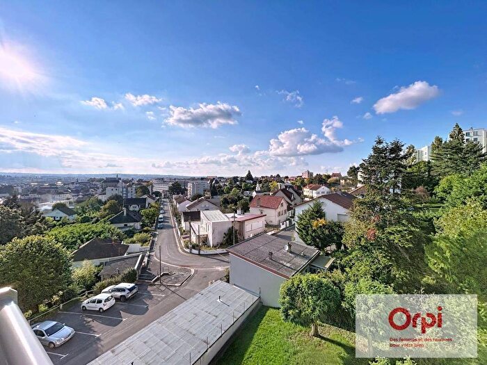 Appartement à louer - Montgacher-Cordeliers, Montluçon - 3 pièces - 2 chambres