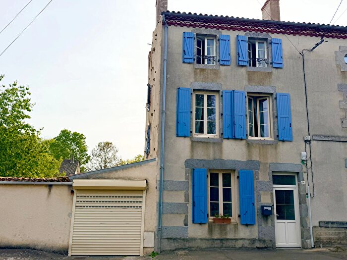 Maison 8 pièces à Le Dorat, à vendre