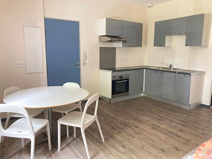 Appartement à louer - Centre Ville, Périgueux - 2 pièces - 1 chambre