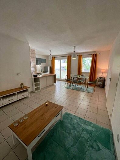 Appartement à louer - Saint Louis, Marseille ème arrondissement - 2 pièces - 1 chambre