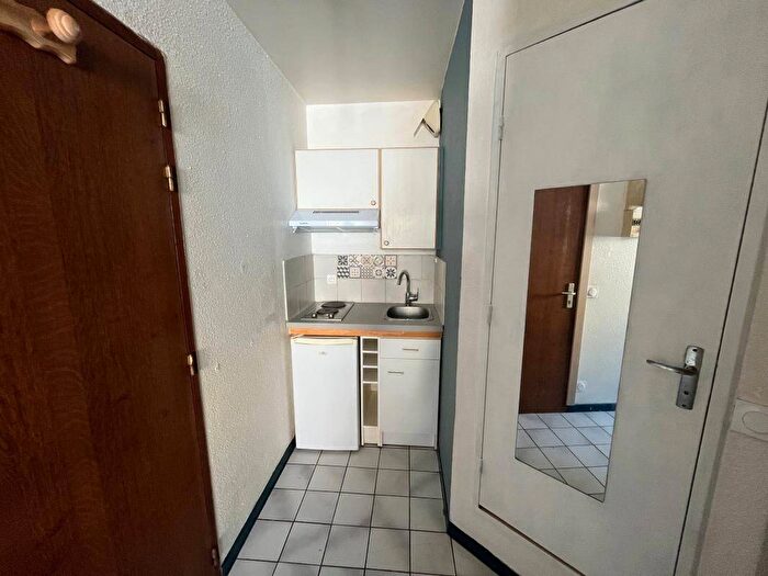 Appartement à louer - Centre-Stade, Chambéry - 1 pièce