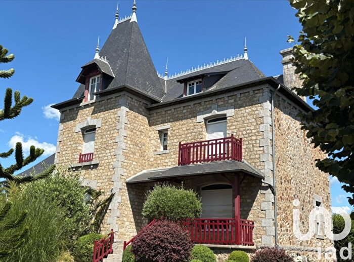 Maison à vendre - Angey - 9 pièces - 6 chambres