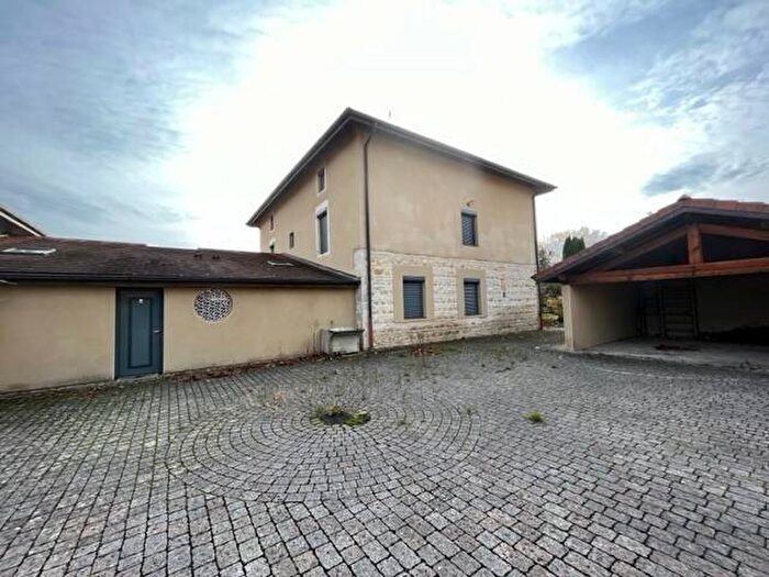 Maison à louer - Attignat - 8 pièces - 4 chambres