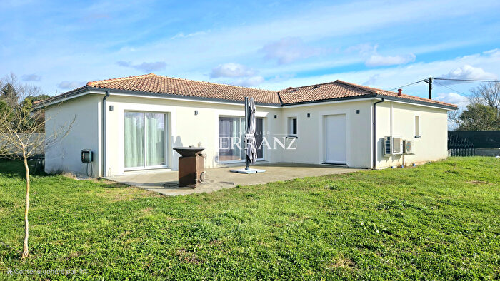 Maison à vendre - Saint-Magne-de-Castillon - 5 pièces - 4 chambres