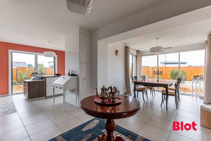 Maison à vendre - Vitré - 6 pièces - 4 chambres