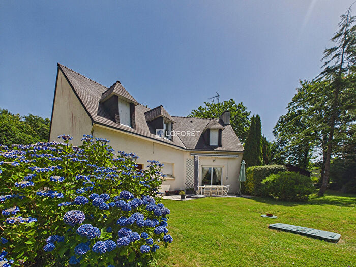 Plonéour-Lanvern : Maison 6 pièces à vendre