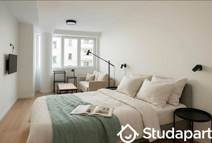 Appartement à louer - Centre Ville, Clichy - 1 pièce