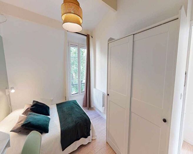 Appartement à louer - Garches - 8 pièces - 10 chambres