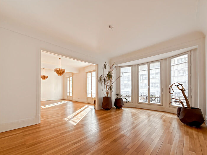 Appartement à vendre - Quartiers Centre, Centre-ville - 5 pièces - 3 chambres