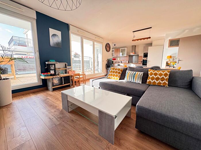 Appartement à vendre - Élancourt, Le Berceau, Les Réaux, La Commanderie - 5 pièces - 3 chambres