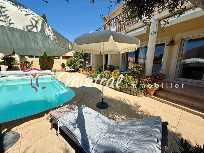 Maison à vendre - Aigues-Mortes - 6 pièces - 4 chambres