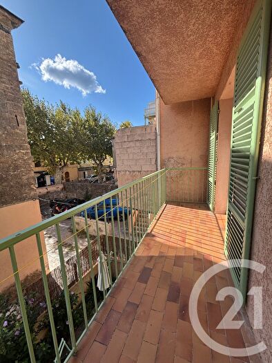 Appartement à louer - Santa-Maria-di-Lota - 1 pièce